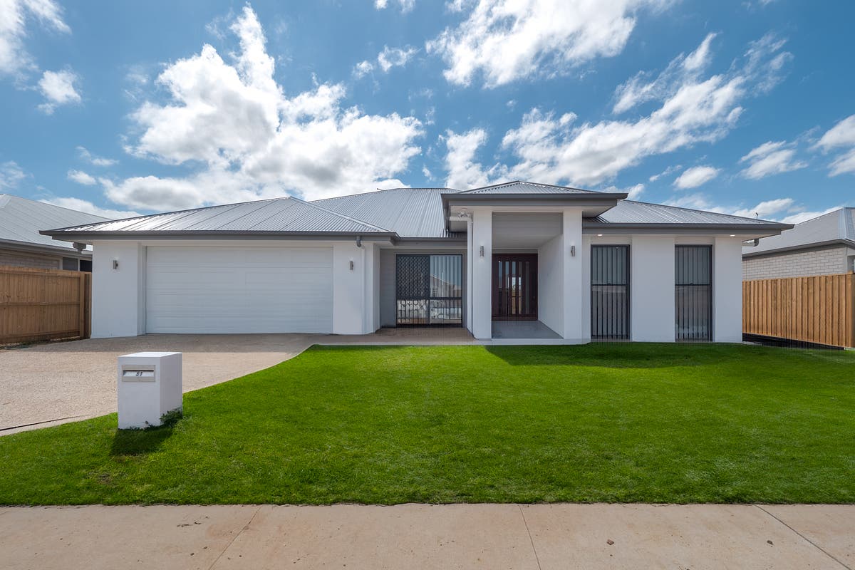 CJ Homes -Capalaba - 2 Display Homes and 32 Home Designs - realestate ...