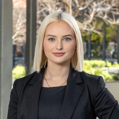 Makayla Loria - Smith Partners Real Estate - (RLA 256715 ...