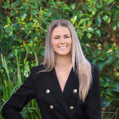 Ashleigh Hansom - LJ Hooker - Cannon Hill - realcommercial.com.au