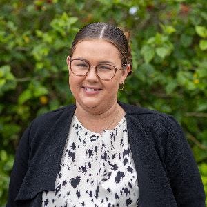 Toni Matthews-Bridgman - Professionals Manning - realcommercial.com.au