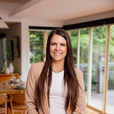 Amie Colbert - Barry Plant - EMERALD - realcommercial.com.au