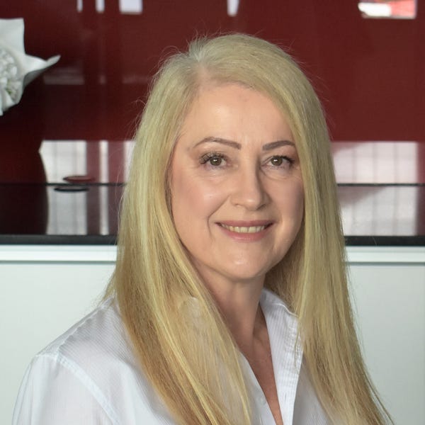 Jennifer Newell - Professionals Paradise Realty Casula - - realestate ...