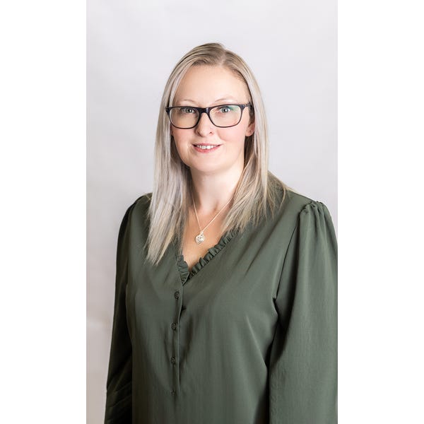 Dani Marson - Professionals Millicent (RLA 179064) - realestate.com.au
