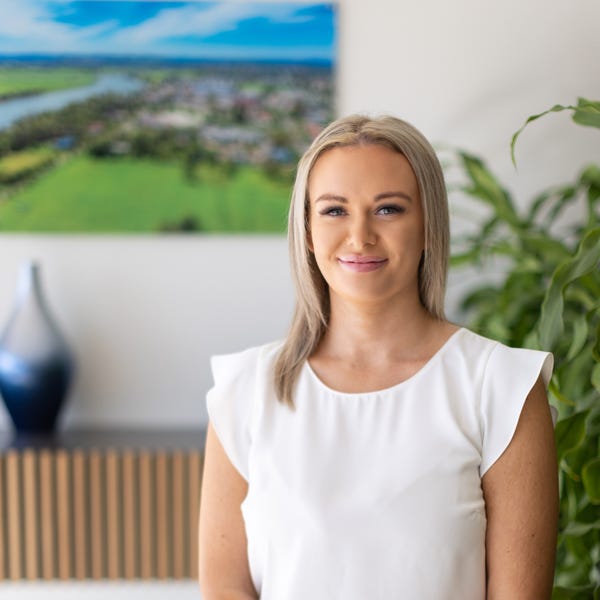 Caitlyn Vinton - Dowling Real Estate - Raymond Terrace - realestate.com.au