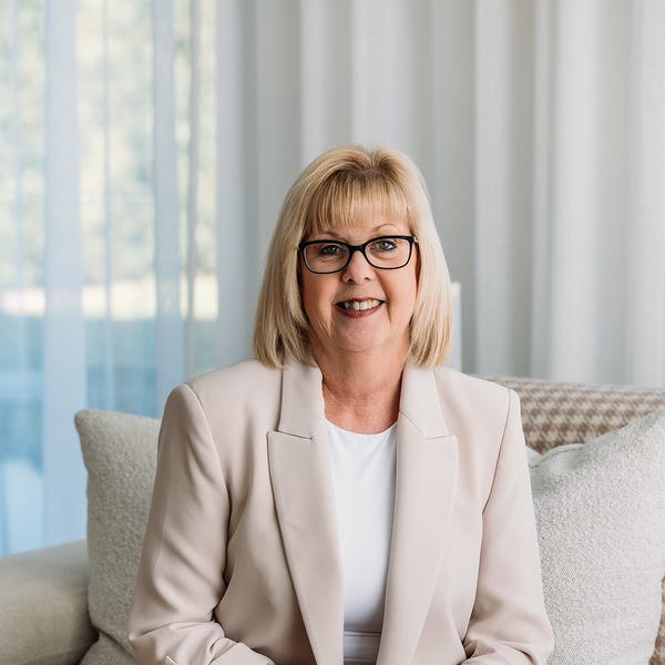 Donna Edwards - McFarlane Real Estate - Newcastle & Lake Macquarie ...