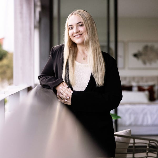 Erin Hobbs - Raine & Horne - City Living - realestate.com.au