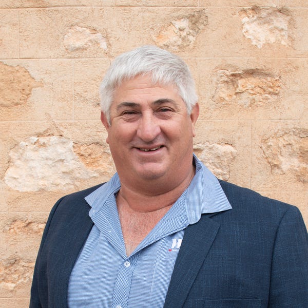 Tony Clark - Wardle Co Real Estate Pty Ltd - Regional SA (RLA 228106 ...