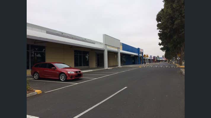 Leased Showroom & Large Format Retail at Watergardens Town Centre, 399 ...