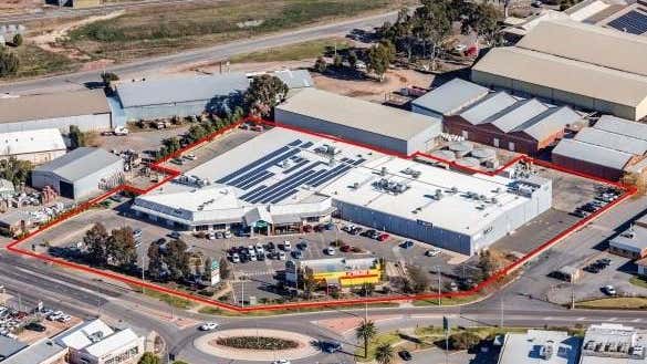 Sold Shop & Retail Property at Leeton Plaza, Whole, 2-10 Acacia Avenue ...