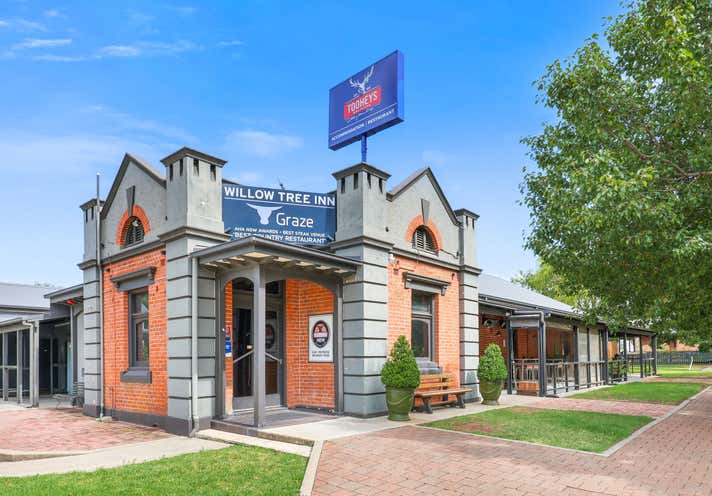 Willow Tree Inn Hotel, Willow Tree, 23-25 New England Highway, Willow ...