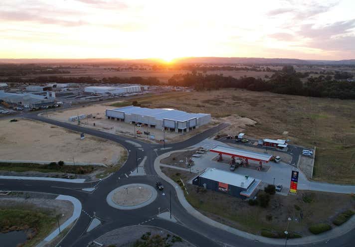 Treendale Central, 6 Saltwood Drive, Australind, WA 6233 - Showroom ...