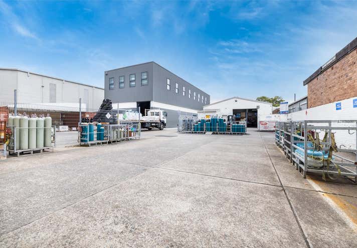 Sold Industrial & Warehouse Property at 40 Orchard Road, Brookvale, NSW ...