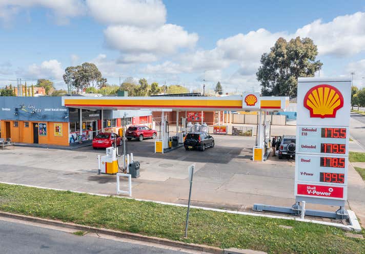 Sold Shop & Retail Property at Viva Energy, 98 Kurrajong Avenue, Leeton ...