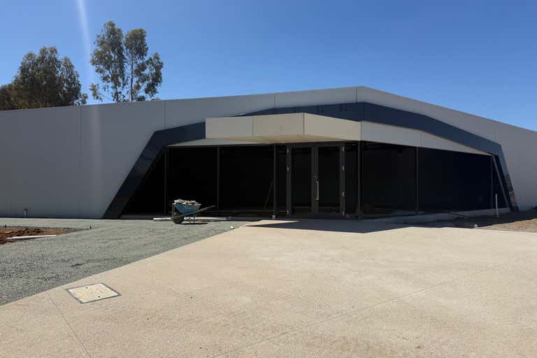Shop 1, 10 Mount Terrick Road, Echuca, VIC 3564 - Showroom & Large ...