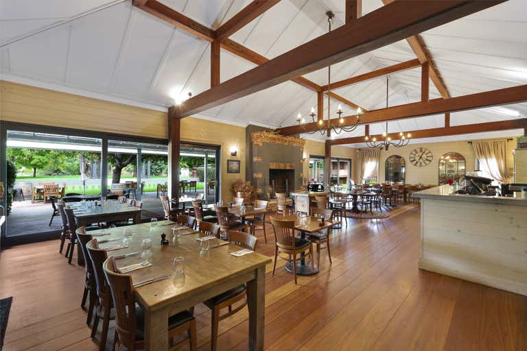 Willow Tree Inn Hotel, Willow Tree, 23-25 New England Highway, Willow ...