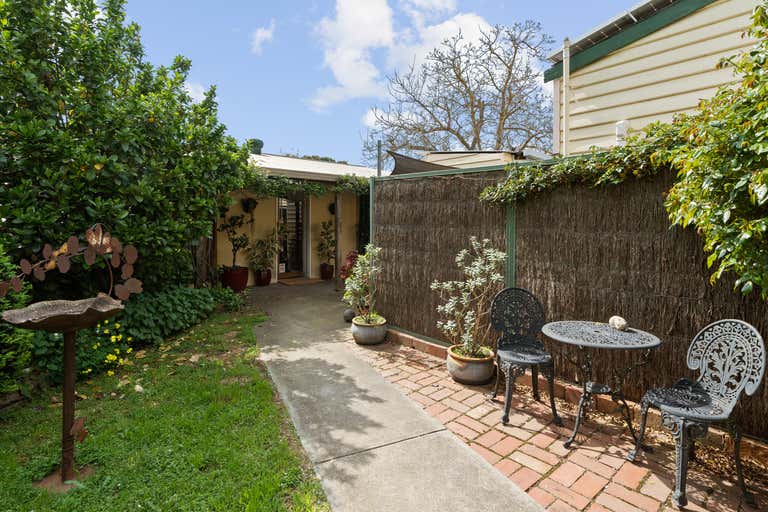 10 BANK STREET, Avenel, VIC 3664 - Shop & Retail Property For Sale ...