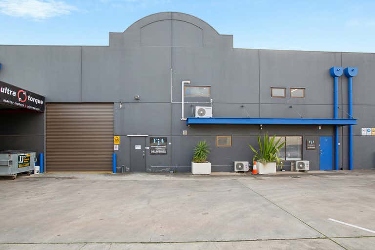 Leased Showroom & Large Format Retail at 2/32-34 Wodonga Street ...